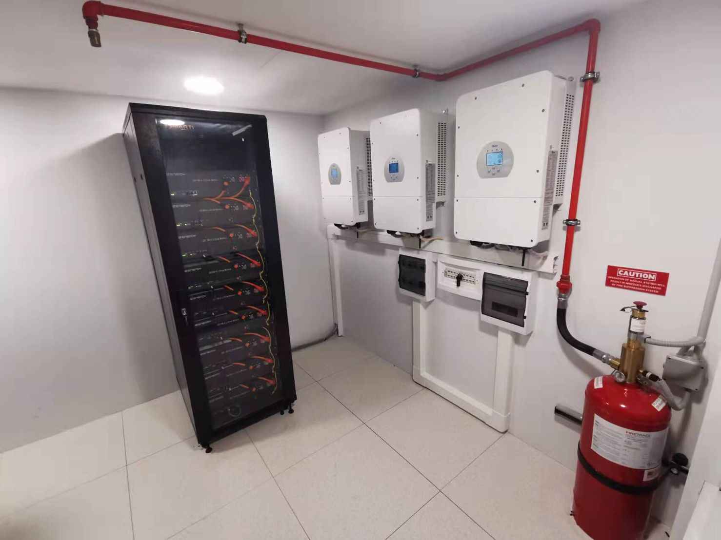 Case of Deye hybrid inverter parallel | Europe Poland Battery Stock